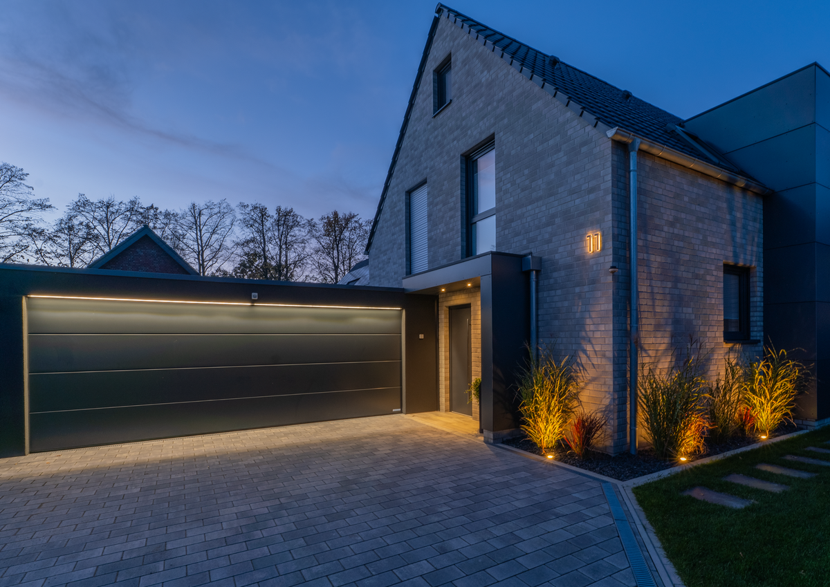 Großraumgarage aus Beton kaufen | REKERS XXL-Fertiggarage